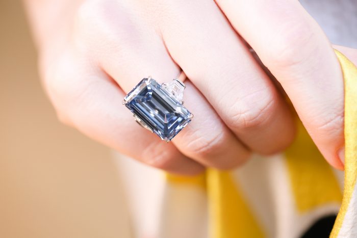 BLUE OPPENHEIMER DIAMOND RING - GEMOLOGUE by Liza Urla
