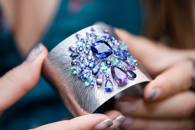 PIAGET "SUNLIGHT ESCAPE" HIGH JEWELLERY COLLECTION - GEMOLOGUE by Liza Urla